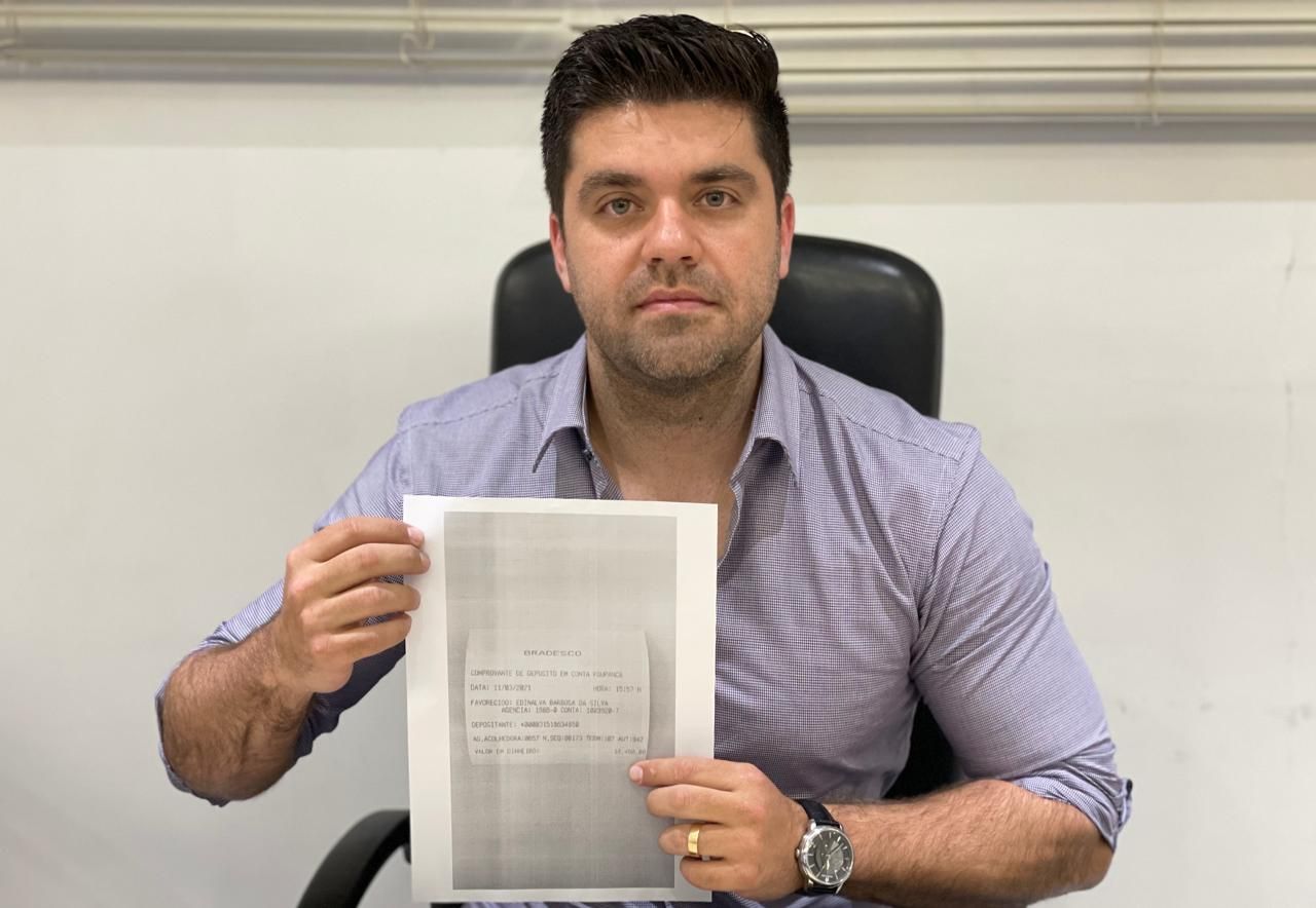 Prefeito de Cajamar doa salário para famílias que tiveram casas ...