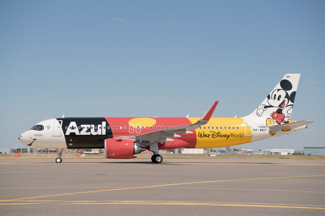 Em parceria com a Disney, Azul, sediada em Barueri, lança primeiro ...