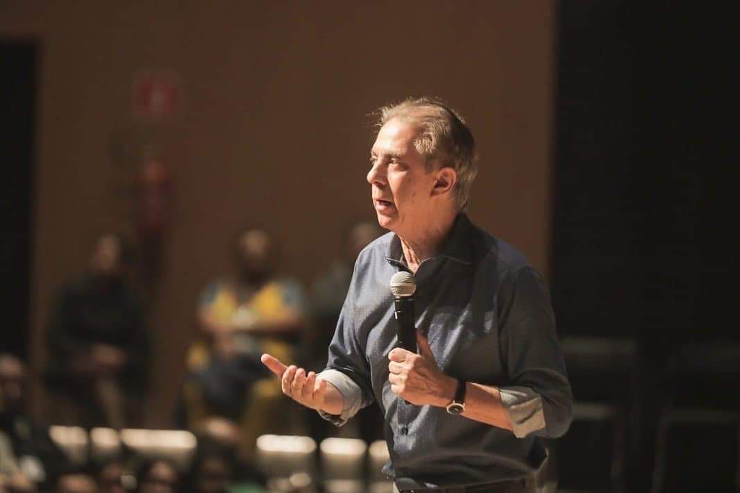 Barueri: prefeito Rubens Furlan lança programa para valorização dos ...